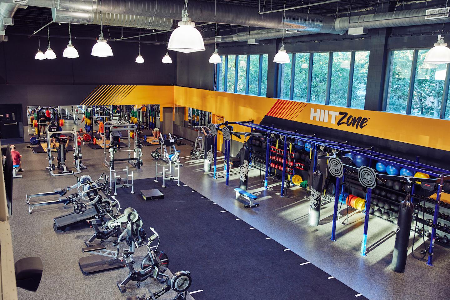 Crunch Fitness - Amityville - Amityville